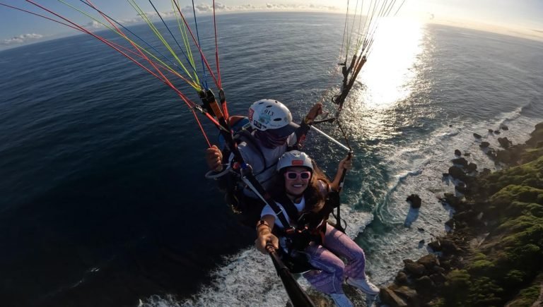 Paragliding Bali: Uluwatu cliff & Nusa Dua beach aerial tours - Bali ...